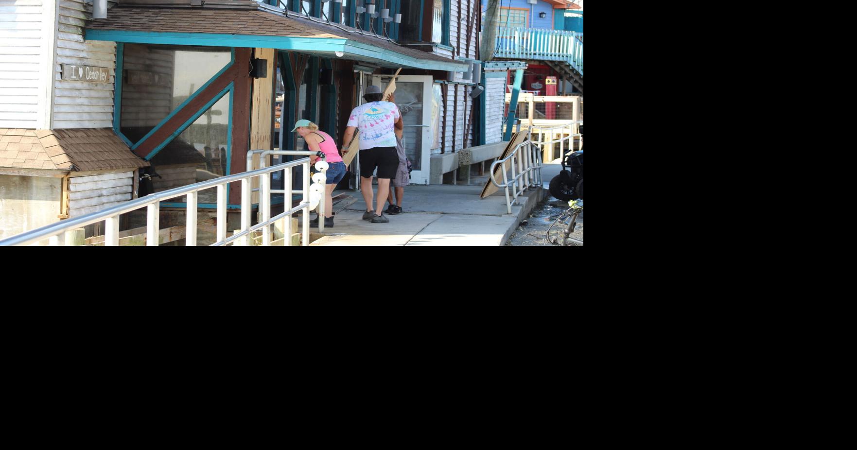 Clean-up efforts underway in Cedar Key following Hurricane Idalia ...