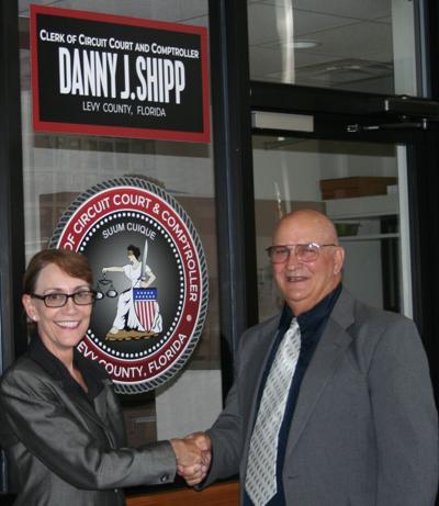 Retiring Levy County Clerk of Court endorsing candidate Jennifer 'Jen ...