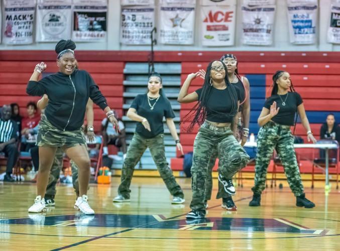WHS triumphs and faces defeat in double basketball showdown | Local ...