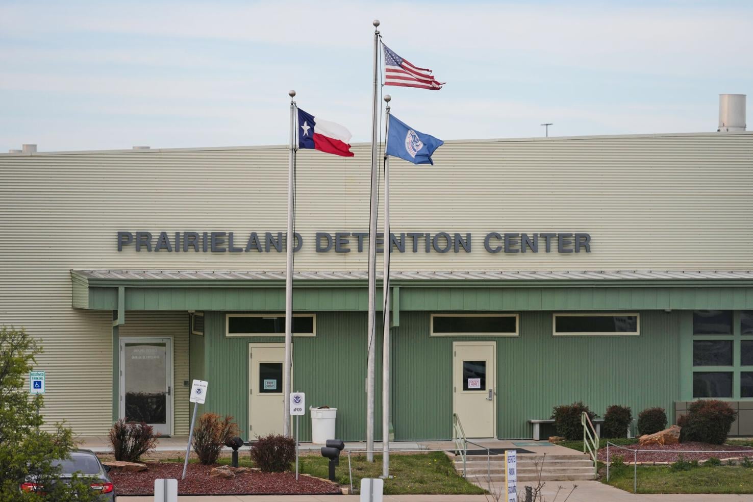 Judges resume sentencing over shooting at Texas immigration facility ...