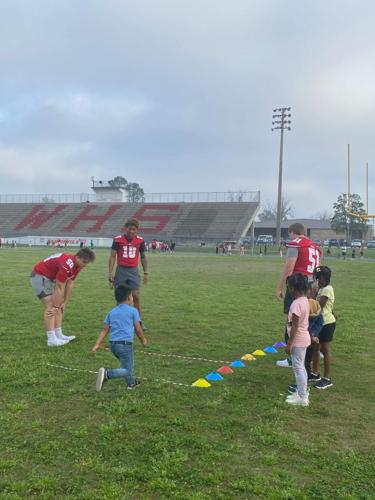 Williston football team gives back to the community | Sports ...