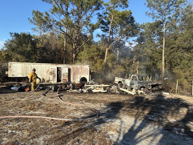 Burn barrel blaze scorches 2 acres, threatens Crystal River homes ...