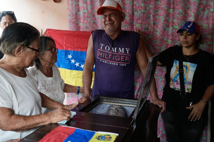 Hundreds more in Venezuela say their loved ones are political prisoners ...