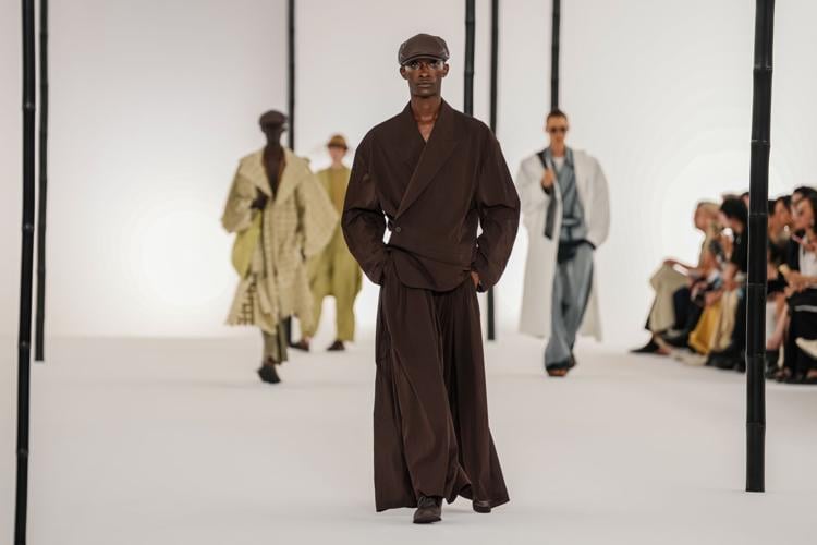 Gender-bending is now part of menswear. Paris runways show how ...
