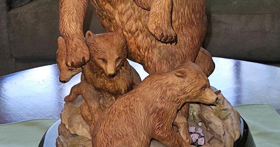 Sikorski's Attic: Readers look for clarification on porcelains, artwork ...