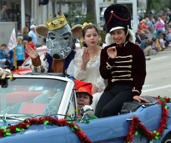 Christmas cheers | Local News | chronicleonline.com