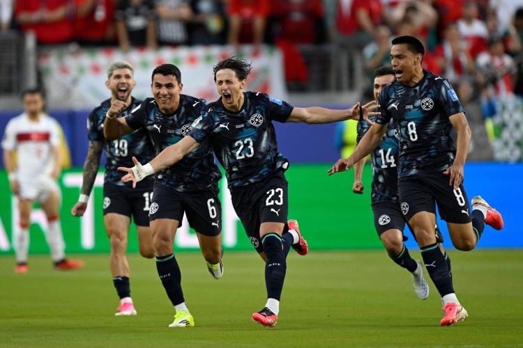 Paraguay beats Turkey 1-0 at the World Cup despite being down a man to ...