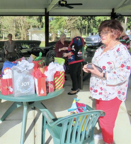 Laurel Oaks ladies hold annual Christmas luncheon | Lifestyle ...