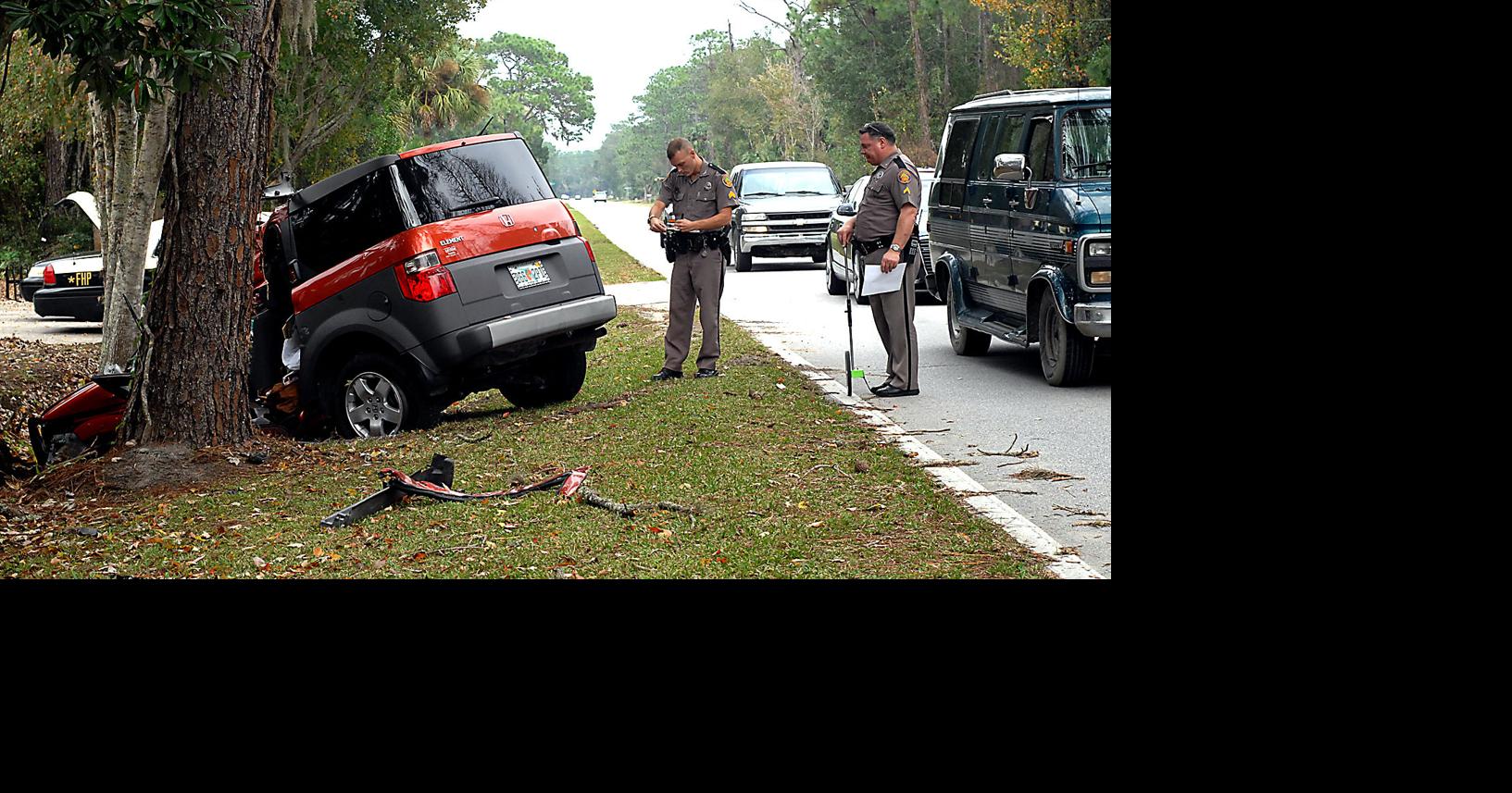 Woman dies after car crashes into tree | News | chronicleonline.com