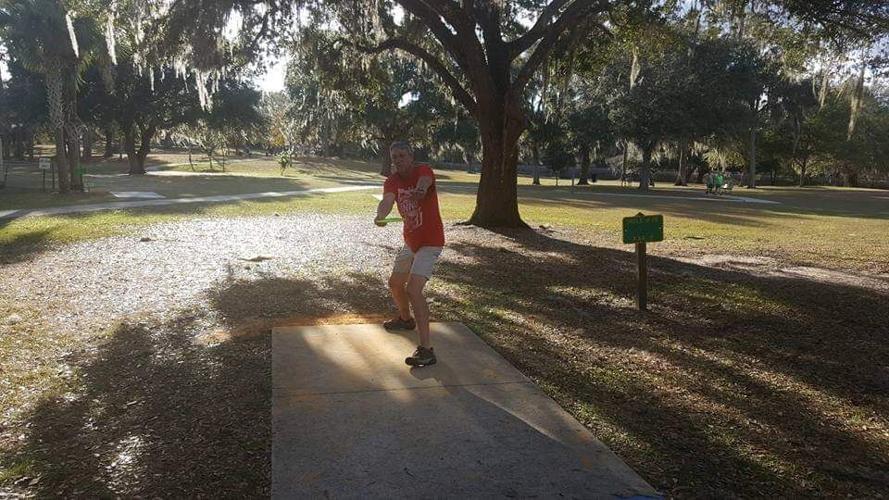 Local disc golf club keeps parks beautiful, accepting new members ...
