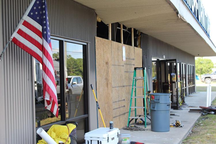Update: Pickup truck hauling camper crashes through Lecanto furniture ...