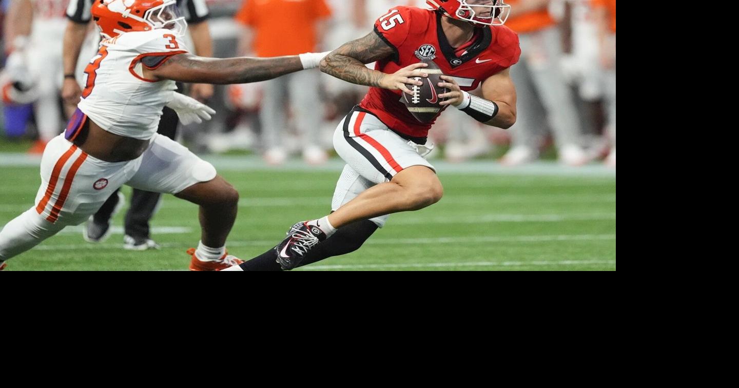 Beck throws 2 TD passes and No. 1 Georgia manhandles No. 14 Clemson 34-3 | | citizentribune.com