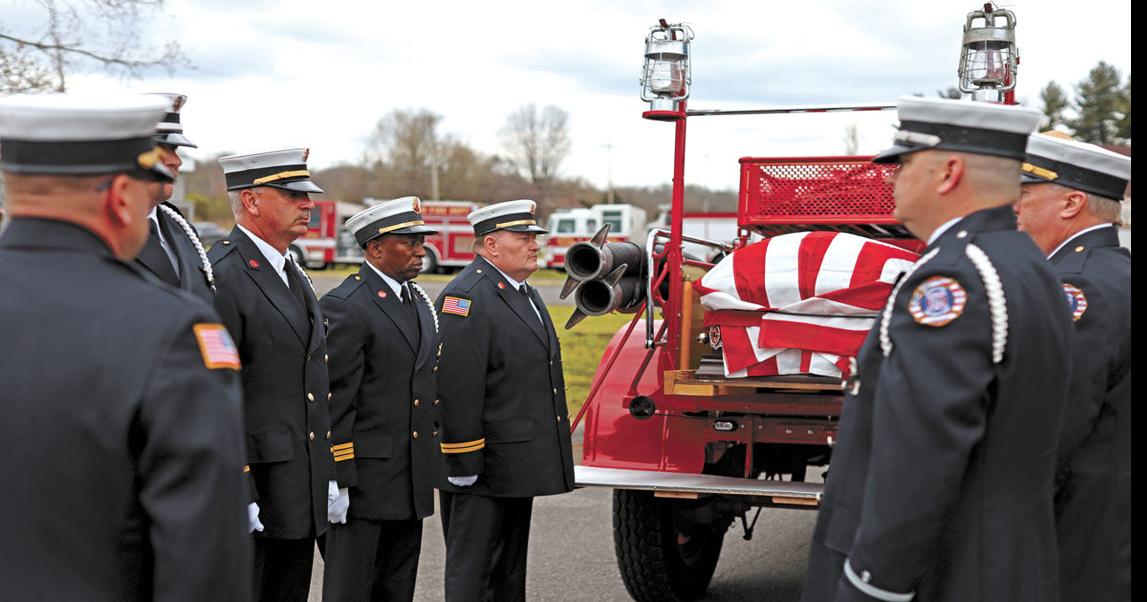 City honors late MFD deputy chief Tim Greene | Local News ...