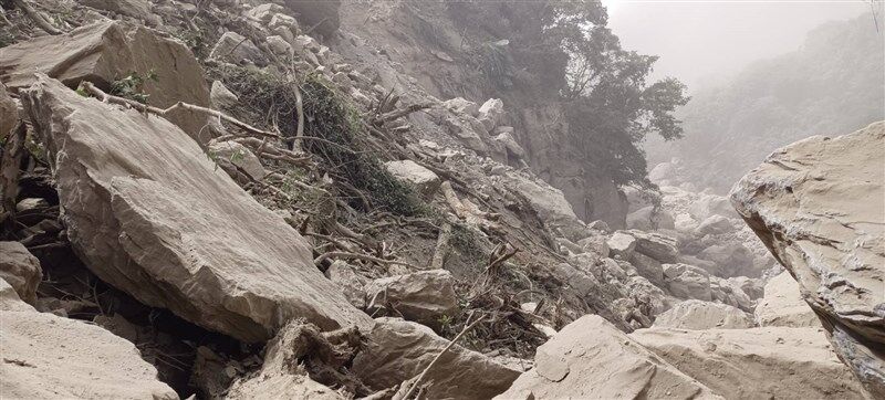 Strongest earthquake in 25 years rocks Taiwan, killing 9 people and ...