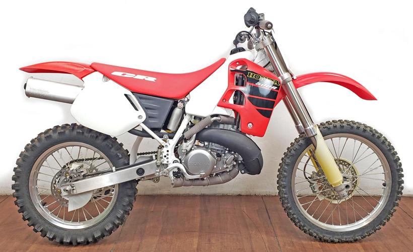 Former motorcycle champion to auction prized collection at EJ’s Auction ...