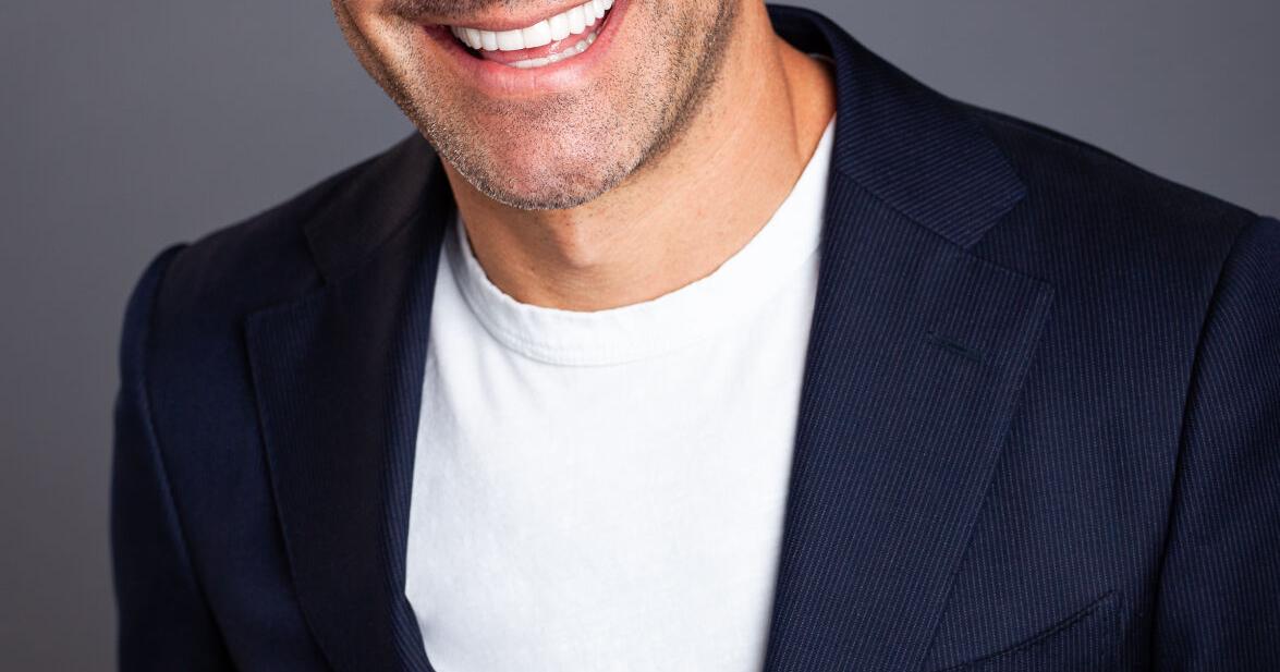 Former Phoenix TV anchor Brandon Lee named Man of Courage | Local News ...