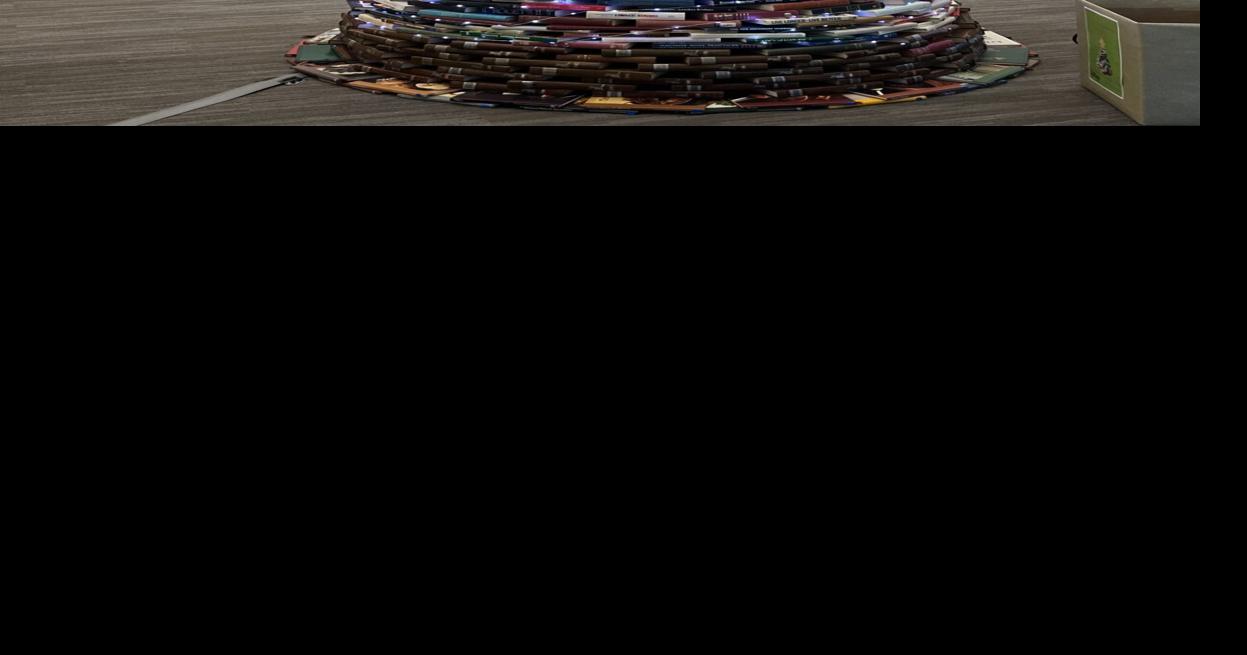 Visit the Giving Book Tree, donate books at Desert Foothills Library ...