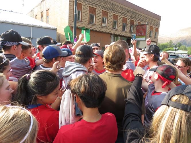 Clearwater Valley celebrates Homecoming win | News | clearwaterprogress.com