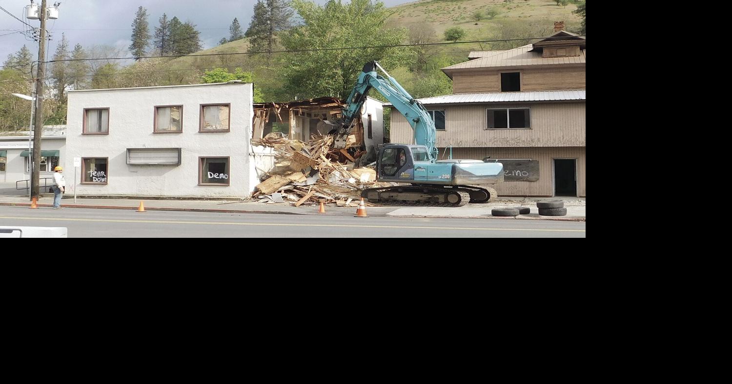County demolishes old Bob and Ronnie West buildings | Top Stories ...