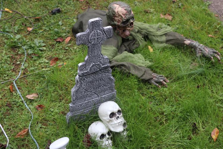 PHOTOS: Halloween display in Drawdy | News | coalvalleynews.com