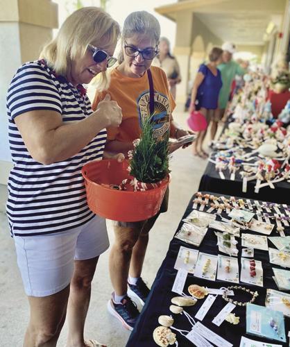Shell Club Spreads Holiday Cheer | Clubs & Organizations ...