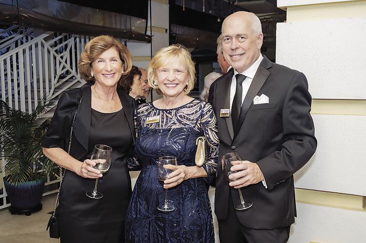 Marco Island Yacht Club Commodore’s Ball Celebrates Change of Watch ...