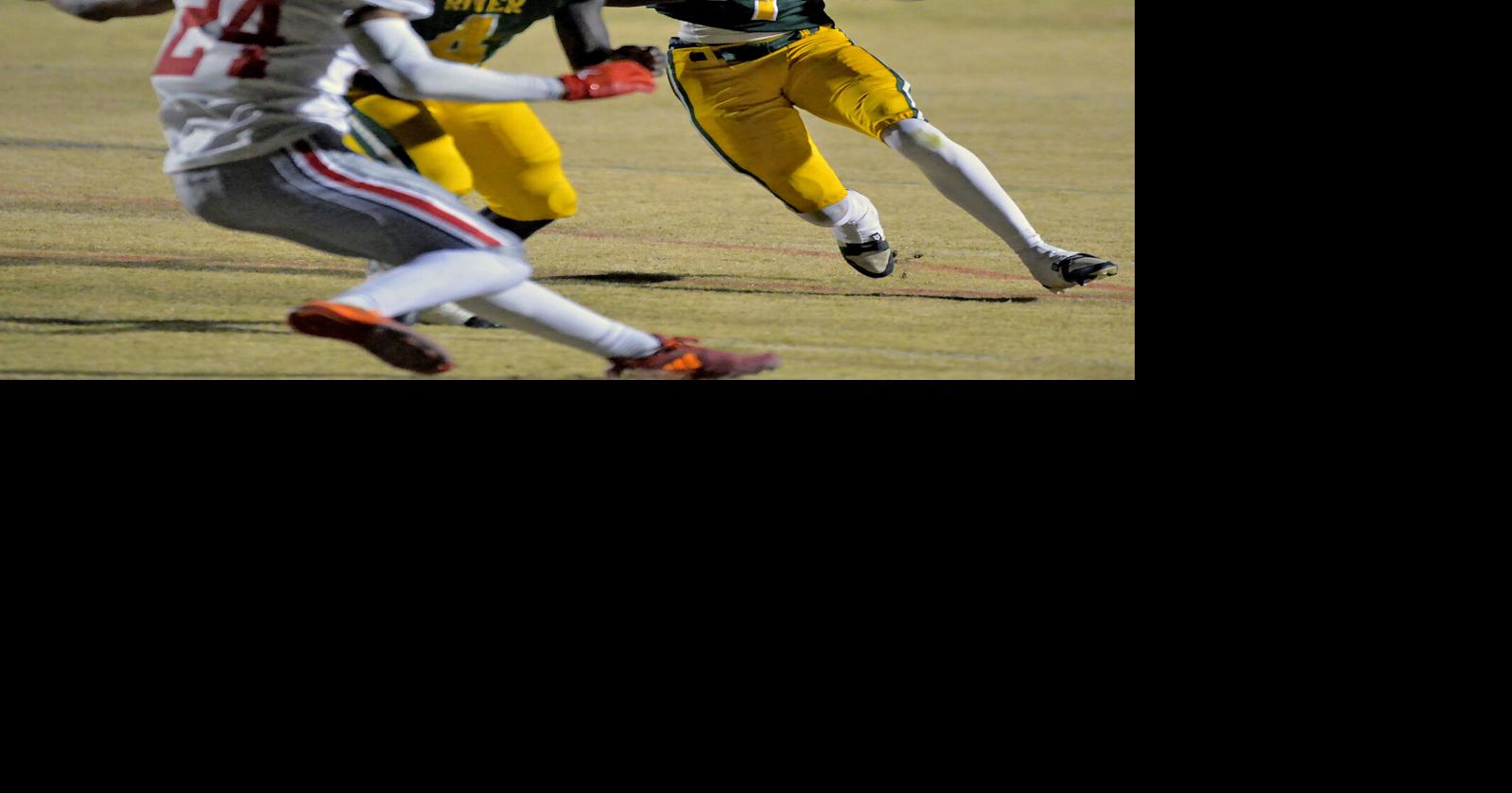 IR football defeats Conrad, clinches Class 1A, District 2 championship ...