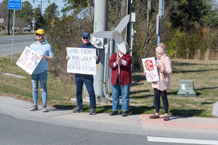 Wind presentation draws supporters, protestors | News | coastalpoint.com