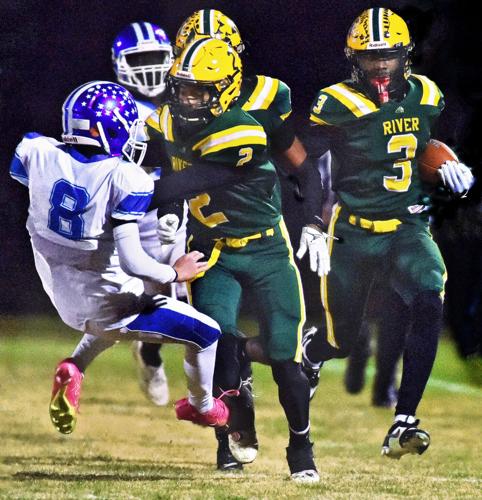 Dramatic defensive stand help IR advance to state football semifinal ...