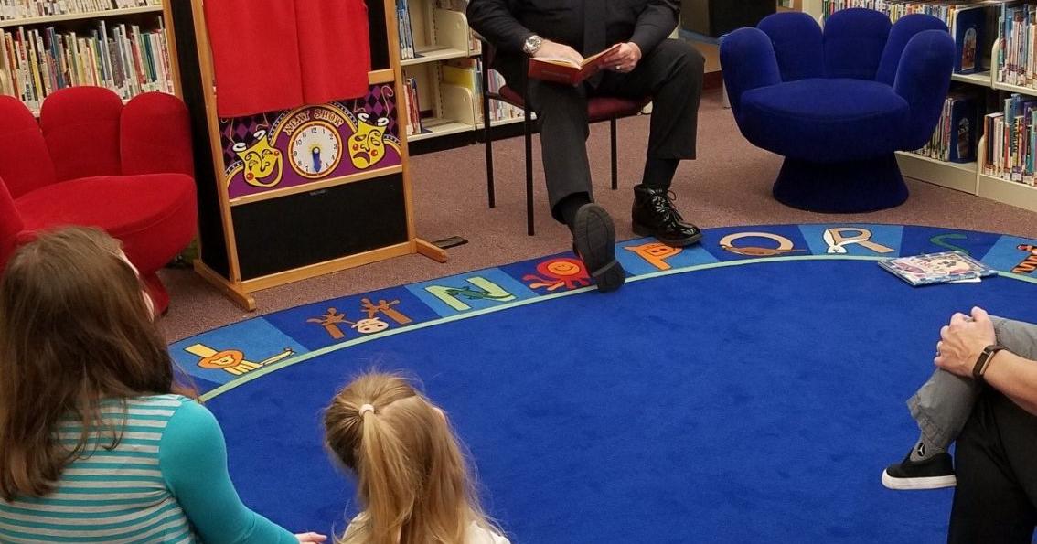 Frankford library kicks off ‘Tales and Tails’ summer reading program ...