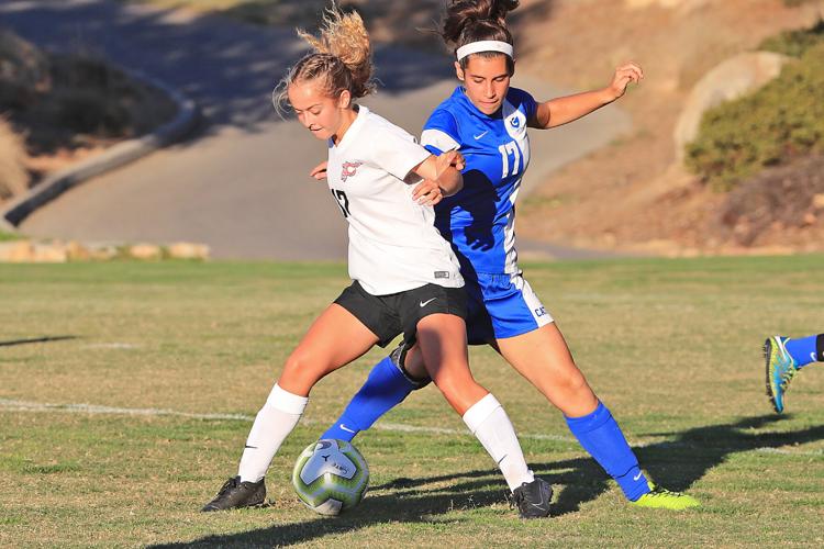 Kate Cooney wins Phil Womble Award | Sports | coastalview.com