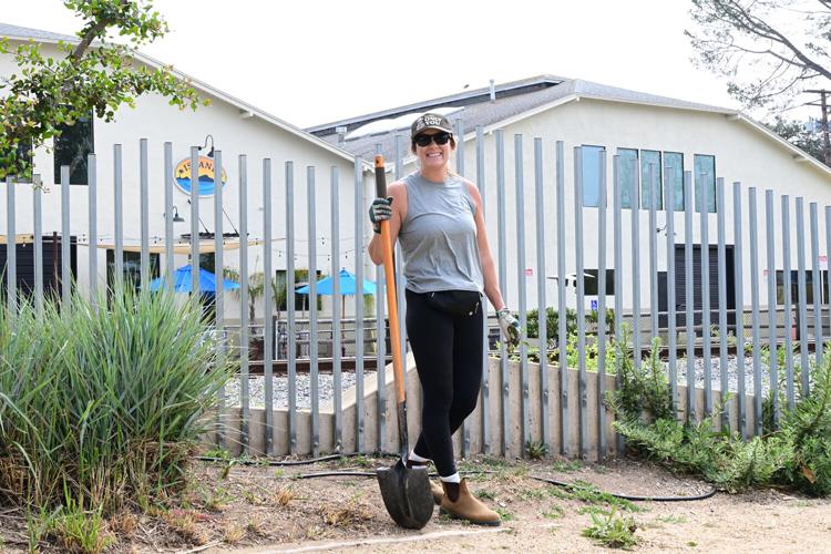 Volunteers beautify Tomol Interpretive Play Area | News | coastalview.com