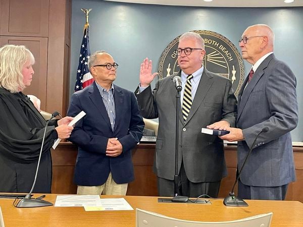 Rehoboth mayor, commissioners sworn in for new terms | News | coasttv.com