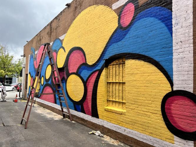New mural brings colorful flow to Five Points | Columbia | coladaily.com
