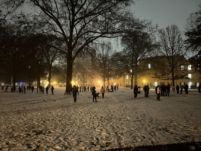 Snow sparks impromptu party on UofSC campus | Columbia | coladaily.com