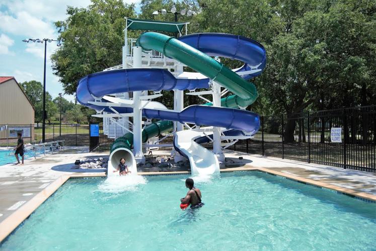 Columbia city pools a big splash on first day | Archive | coladaily.com