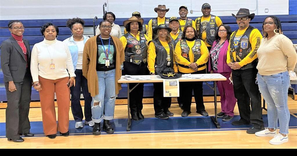 Alcorn Middle School students received free hoodies from Buffalo ...