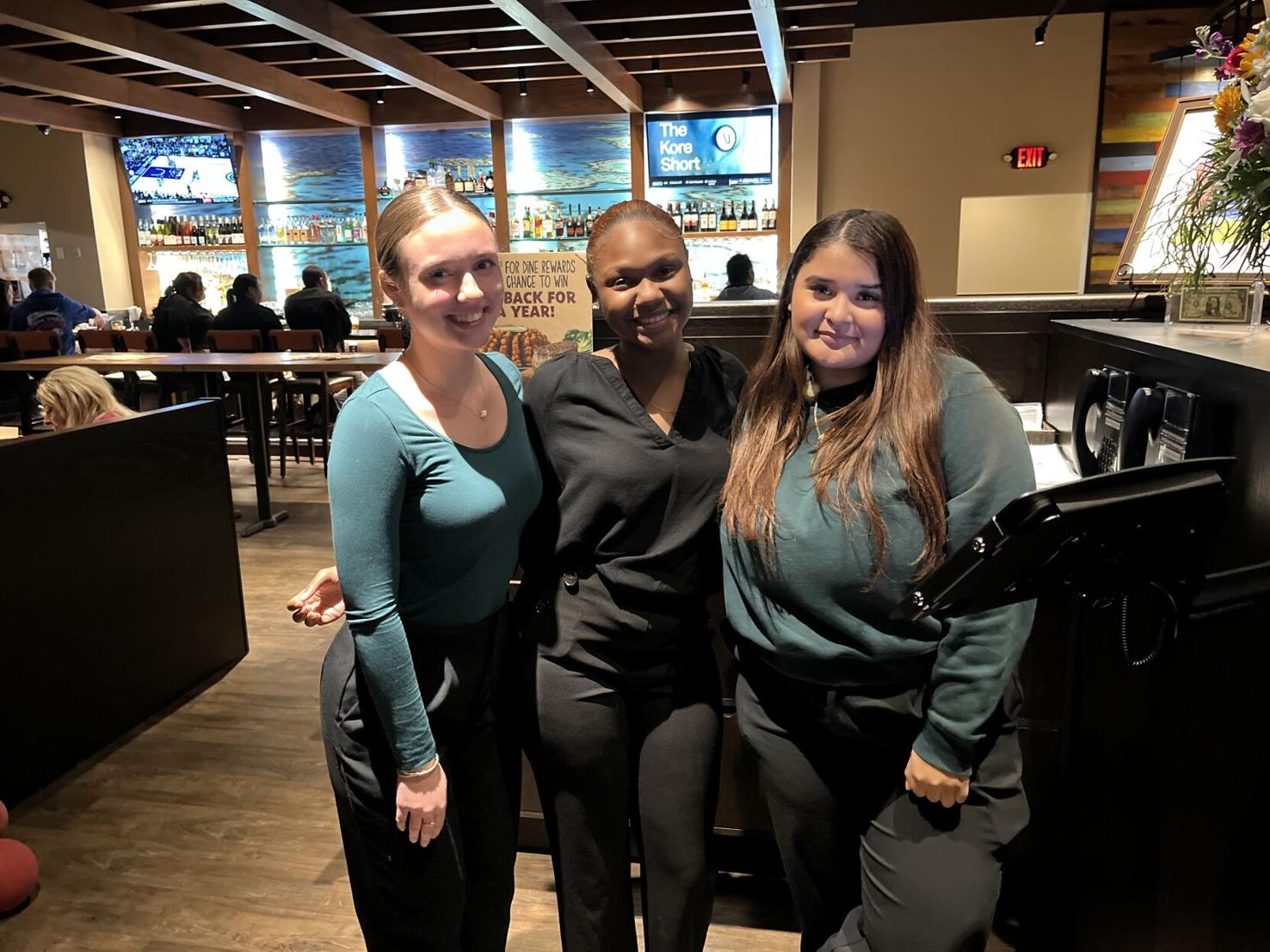 Outback Steakhouse holds grand opening in Lexington | Communities ...