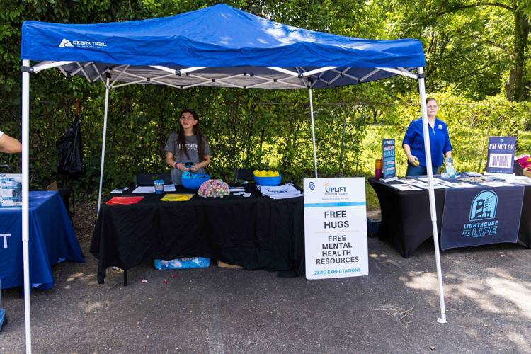 Photo Gallery: Cayce police lend local students a hand at Back to ...