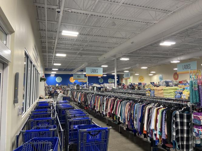 Goodwill holds grand opening in Chapin | Business | coladaily.com