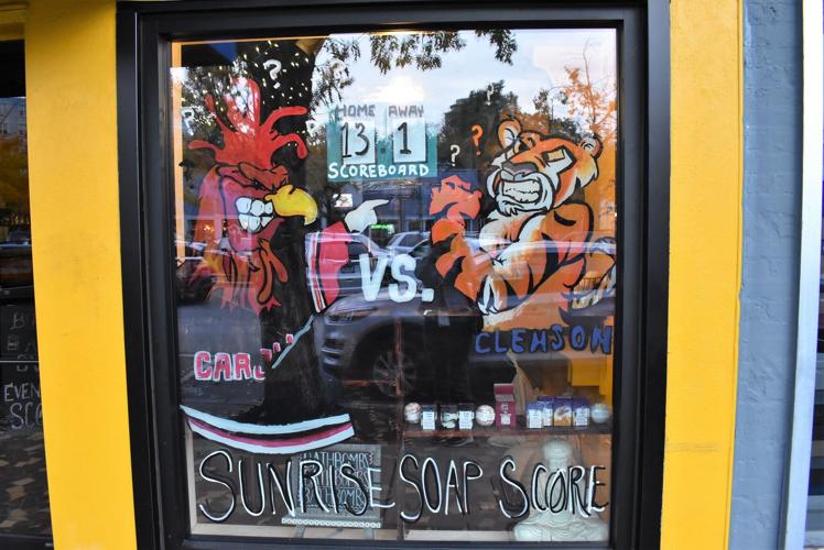 Store windows were painted by USC students in honor of homecoming week ...