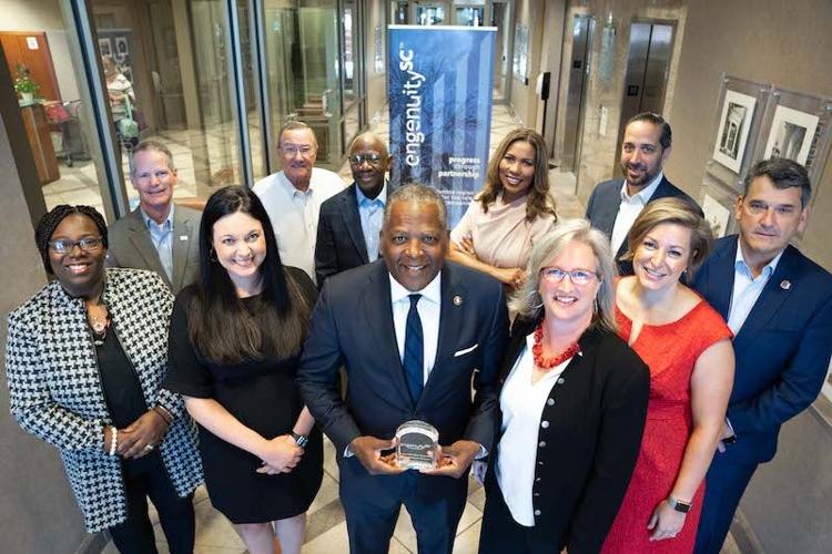 Columbia mayor presented with EngenuitySC's 2021 Vision Award ...