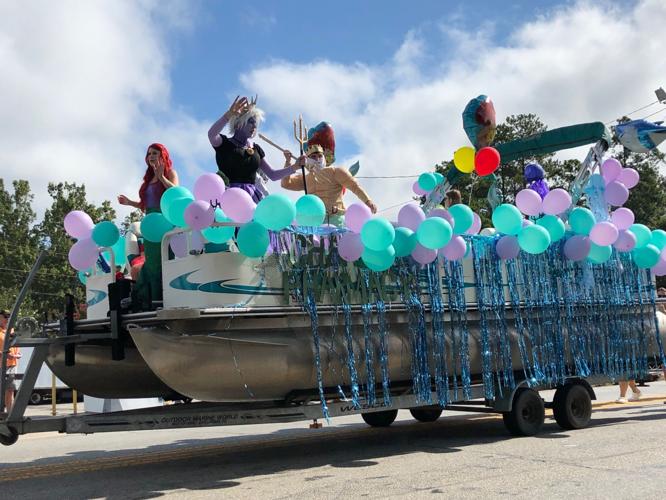 Chapin residents celebrate Labor Day at annual parade (photo gallery ...