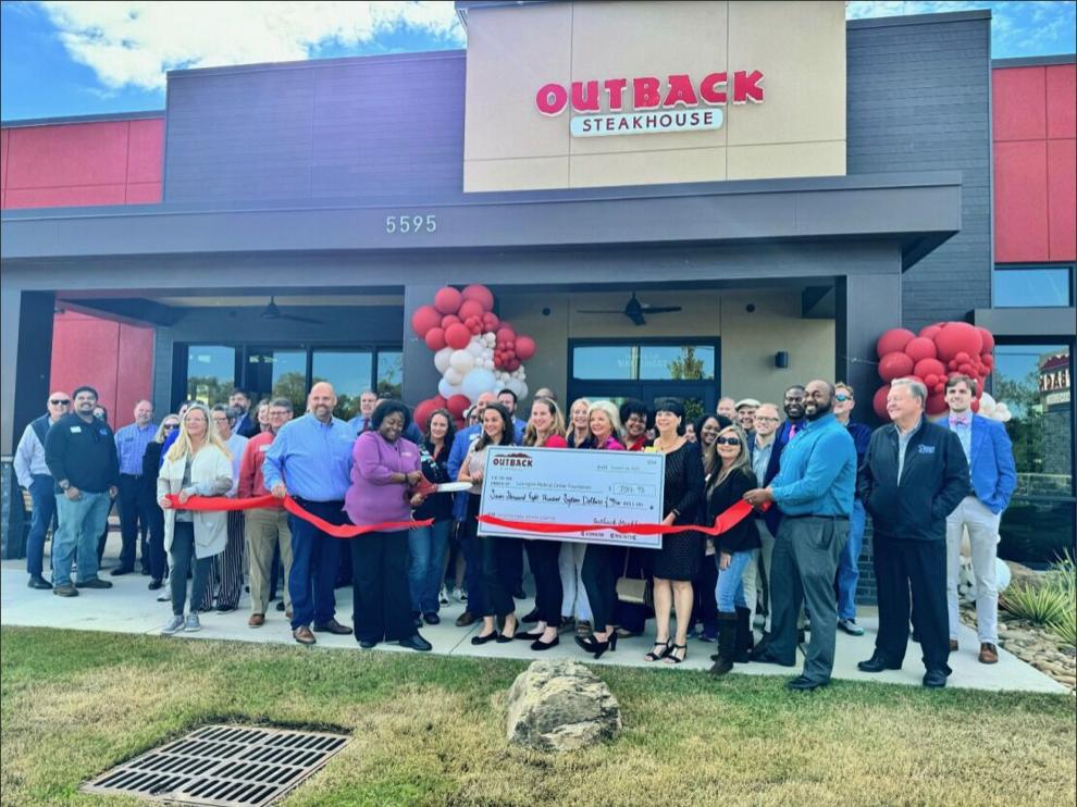 Outback Steakhouse holds grand opening in Lexington | Communities ...