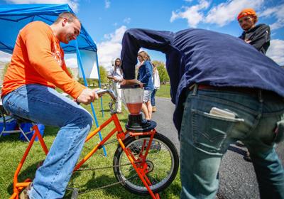 Bike-powered smoothies promote sustainability | Lifestyle ...