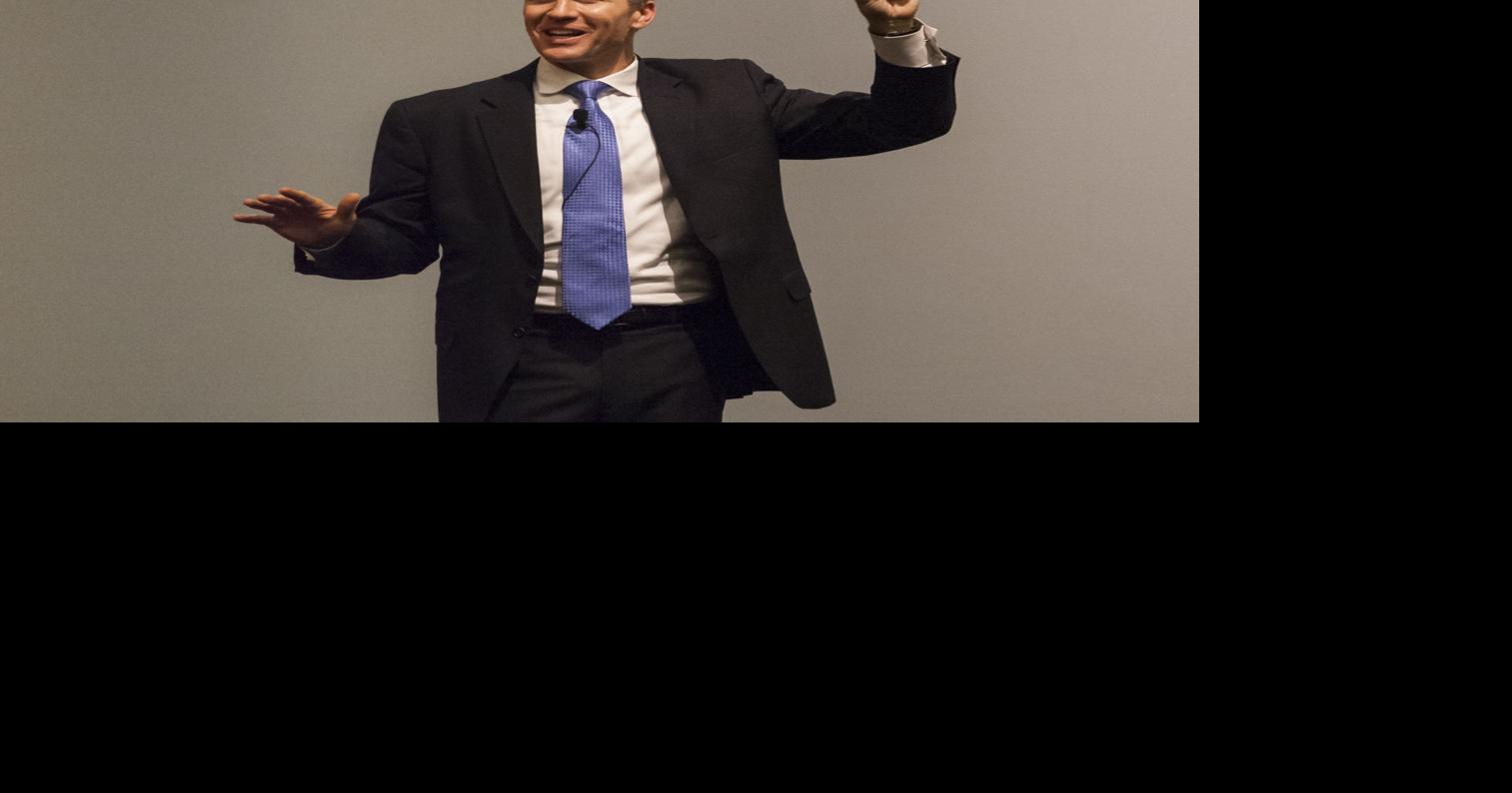 Common book author Eric Greitens challenges audience to serve ...