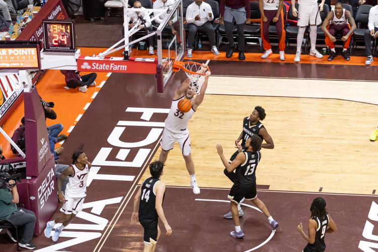 Men's Basketball vs. Bryant | Gallery | collegiatetimes.com