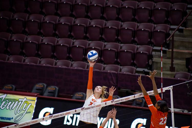 VT Volleyball vs. Clemson | Gallery | collegiatetimes.com