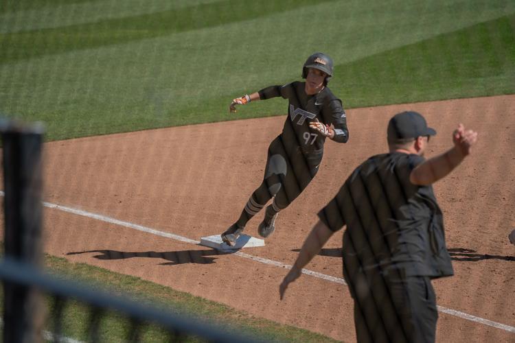 VT Softball vs. Pitt | Gallery | collegiatetimes.com