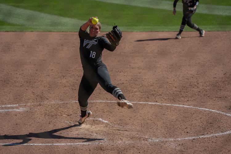 VT Softball vs. Pitt | Gallery | collegiatetimes.com
